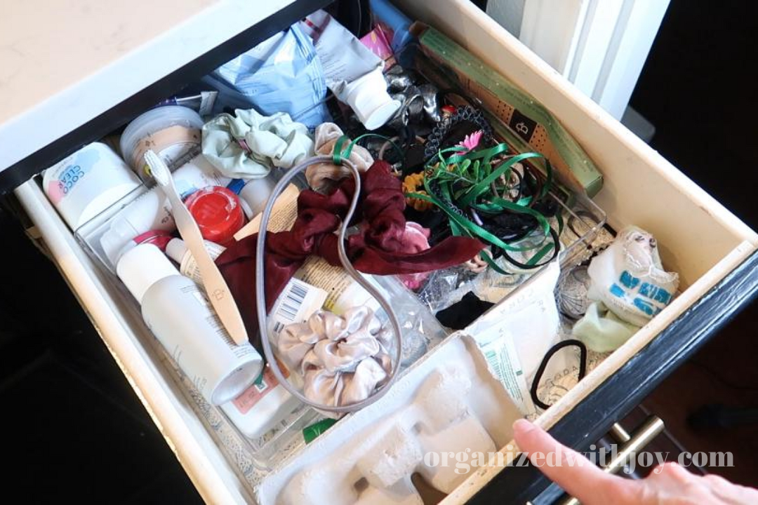 7 Tips to Avoid Decluttering Burn Out | organized with joy